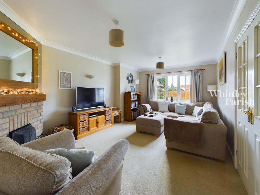 Cherry Tree Close, Yaxley, Eye 4 bed detached house for sale - £375,000
