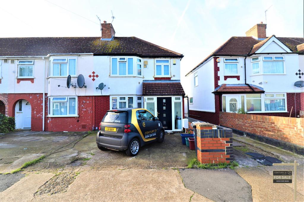 Waye Avenue Hounslow Tw5 4 Bed Semi Detached House £575 000