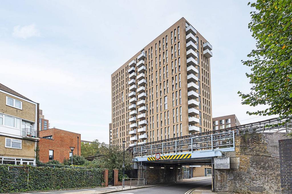 Hannaford Walk, Tower Hamlets... Studio - £1,680 pcm (£388 pw)