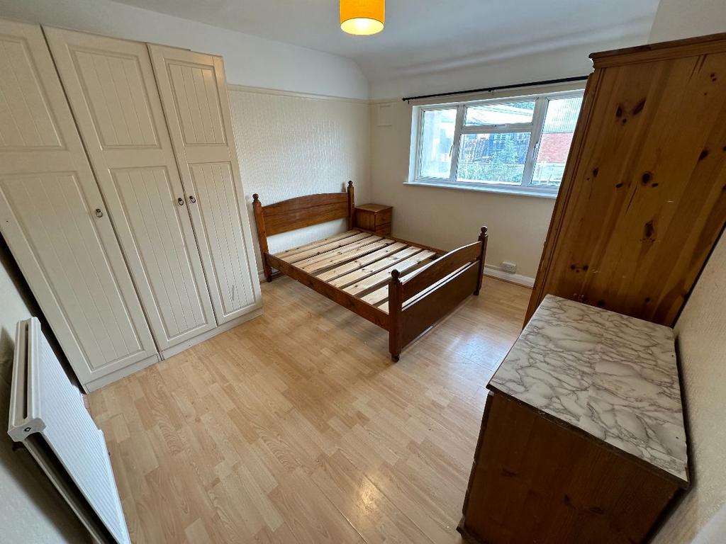 Iveagh Avenue, London 3 bed semi-detached house - £2,800 pcm (£646 pw)