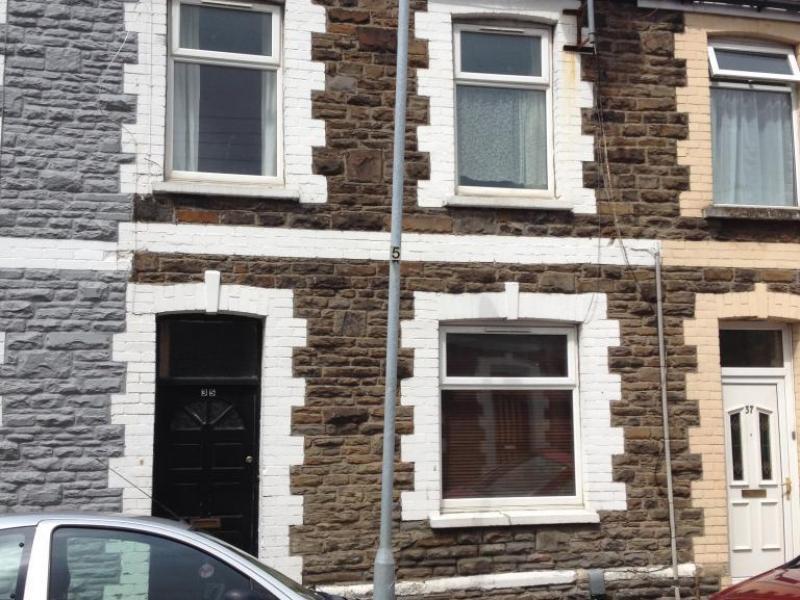 Railway Street, Splott, Cardiff 2 bed flat - £825 pcm (£190 pw)