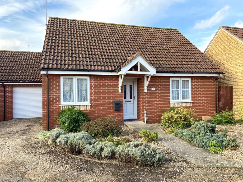Needham Market, Suffolk 2 bed detached bungalow - £265,000