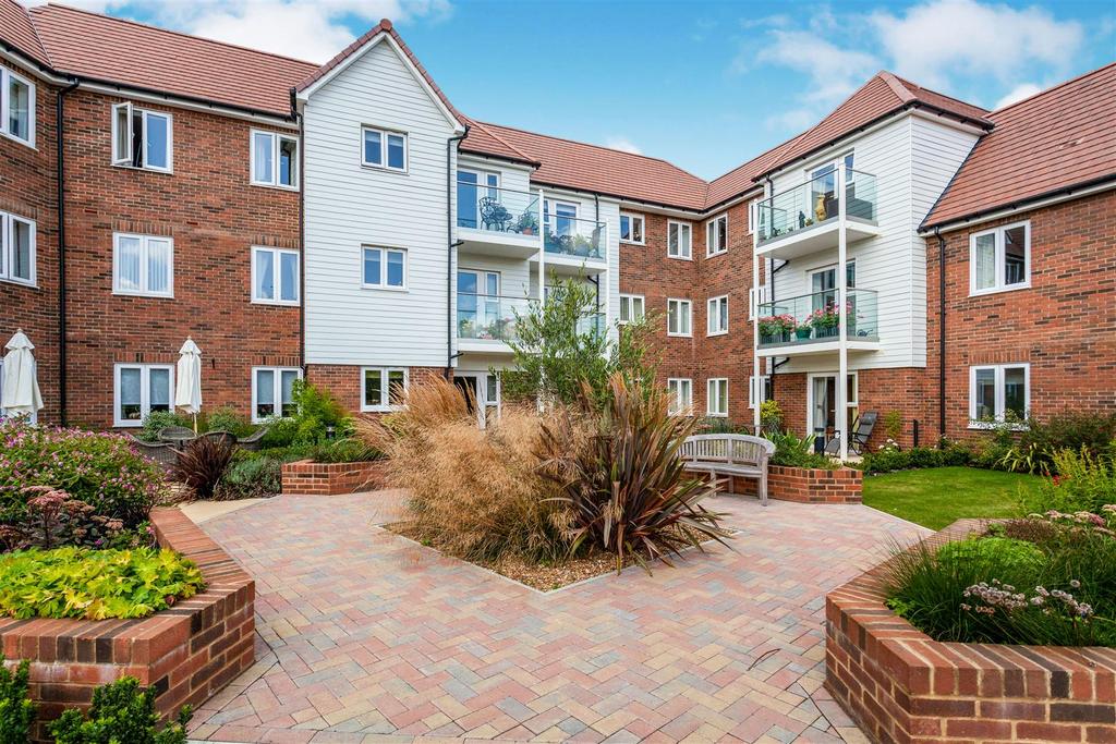 Oak Tree Court, Smallhythe Road, Tenterden 2 bed apartment for sale - £ ...