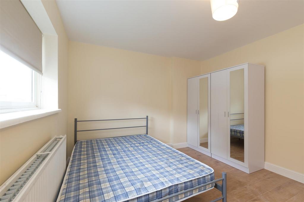103 Bath Road, Newcastle-under-Lyme ST5 1 bed in a house share - £477 ...