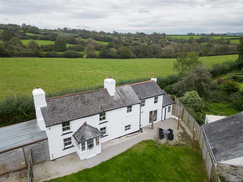 Lower Metherell 3 bed detached house - £399,950