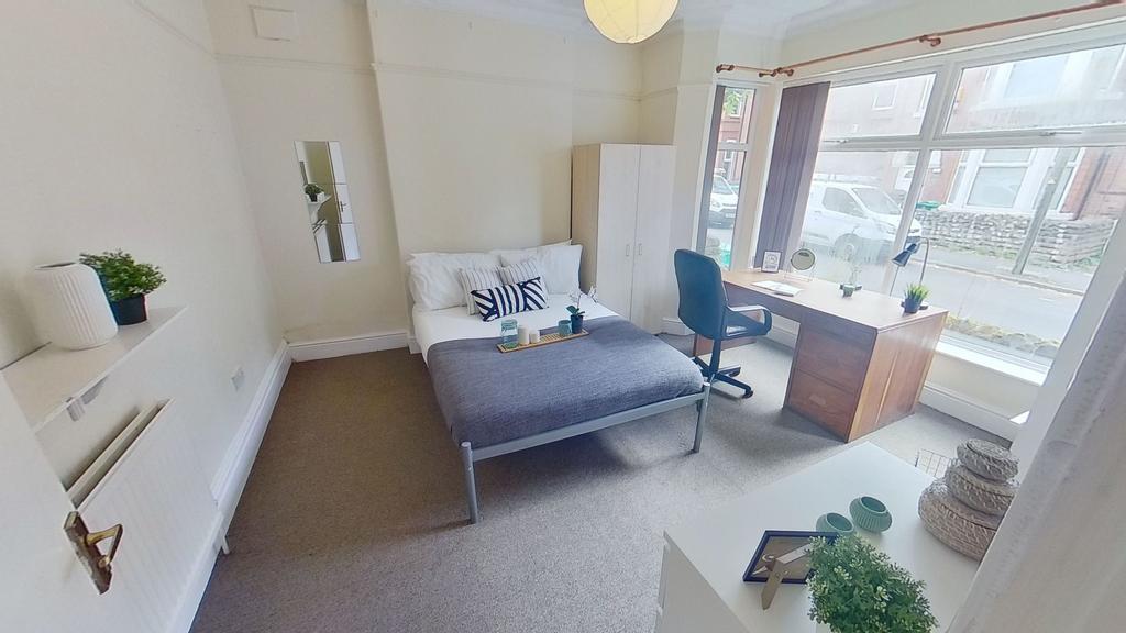 16 Derby Grove, Lenton, Nottingham... 6 bed house - £3,406 pcm (£786 pw)