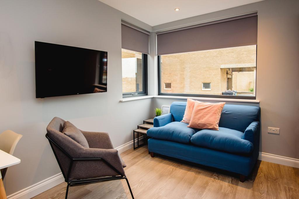 Flat F, 25 Lister Gate, City Centre... 3 bed flat to rent - £2,210 pcm ...