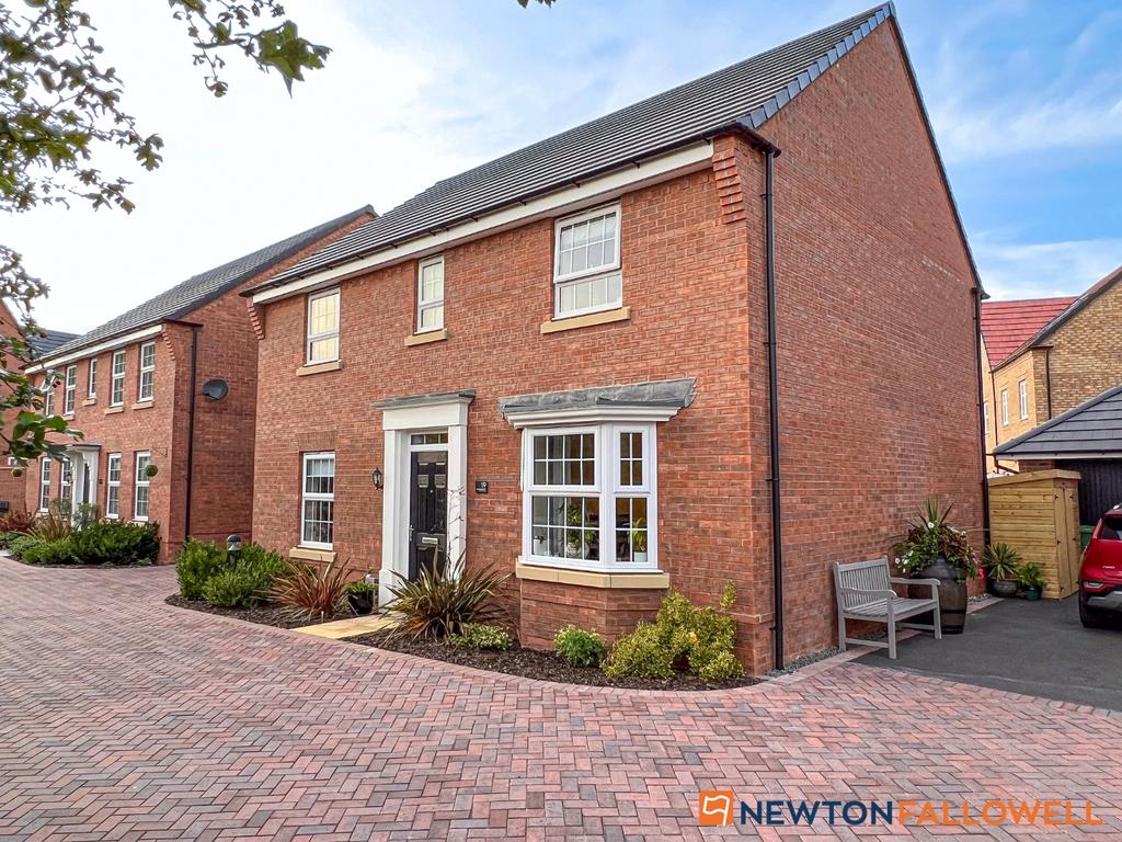 Whittle Way, 6 NG24 4 bed detached house for sale - £350,000