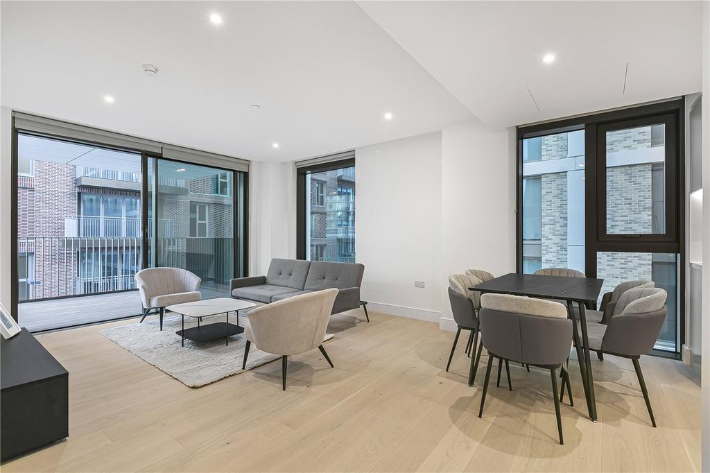 Palmer Road, London, SW11 2 bed apartment - £4,000 pcm (£923 pw)