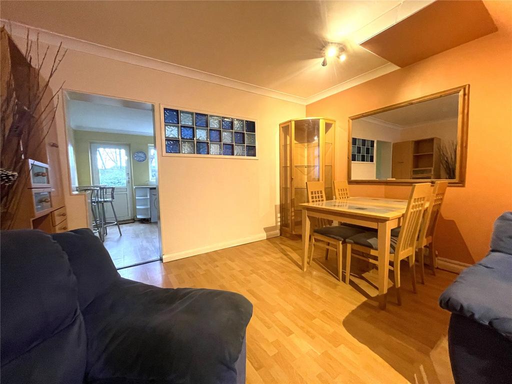 Cowper Close, South Welling, Kent, DA16 2 bed terraced house - £375,000