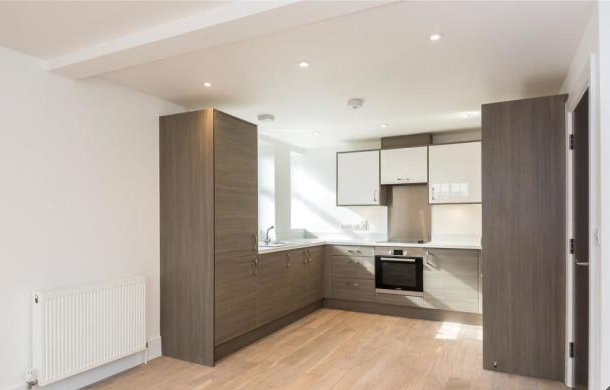 Knowles House, 2D Windmill Road... 1 bed apartment - £1,375 pcm (£317 pw)