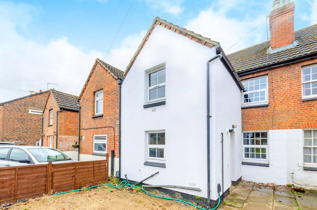 Stoughton Road, Guildford, GU1 4 bed semi-detached house - £2,500 pcm ...
