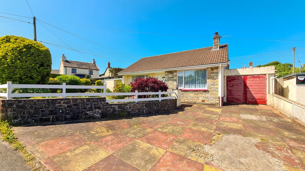 Saltrens, Bideford EX39 2 bed detached bungalow - £275,000