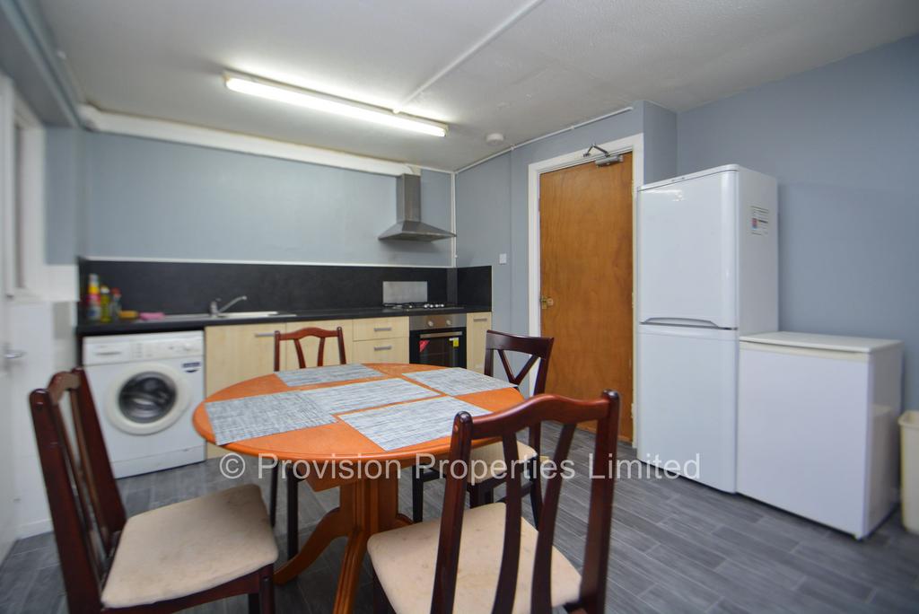 Well Close Rise, City Centre LS7 4 bed townhouse - £1,733 pcm (£400 pw)