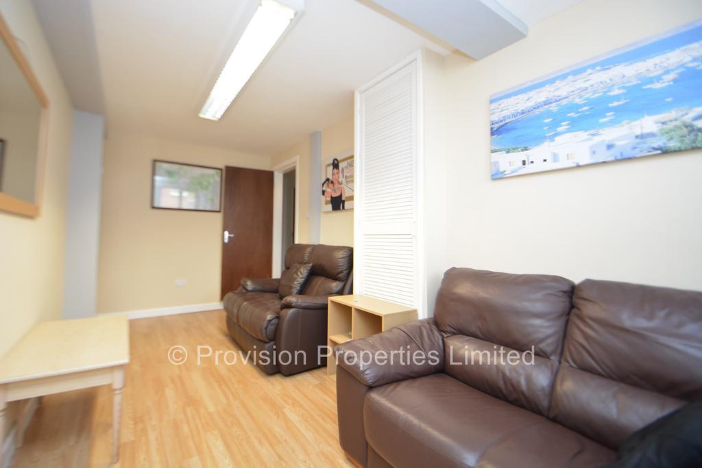 Well Close Rise, City Centre LS2 4 bed townhouse - £1,733 pcm (£400 pw)