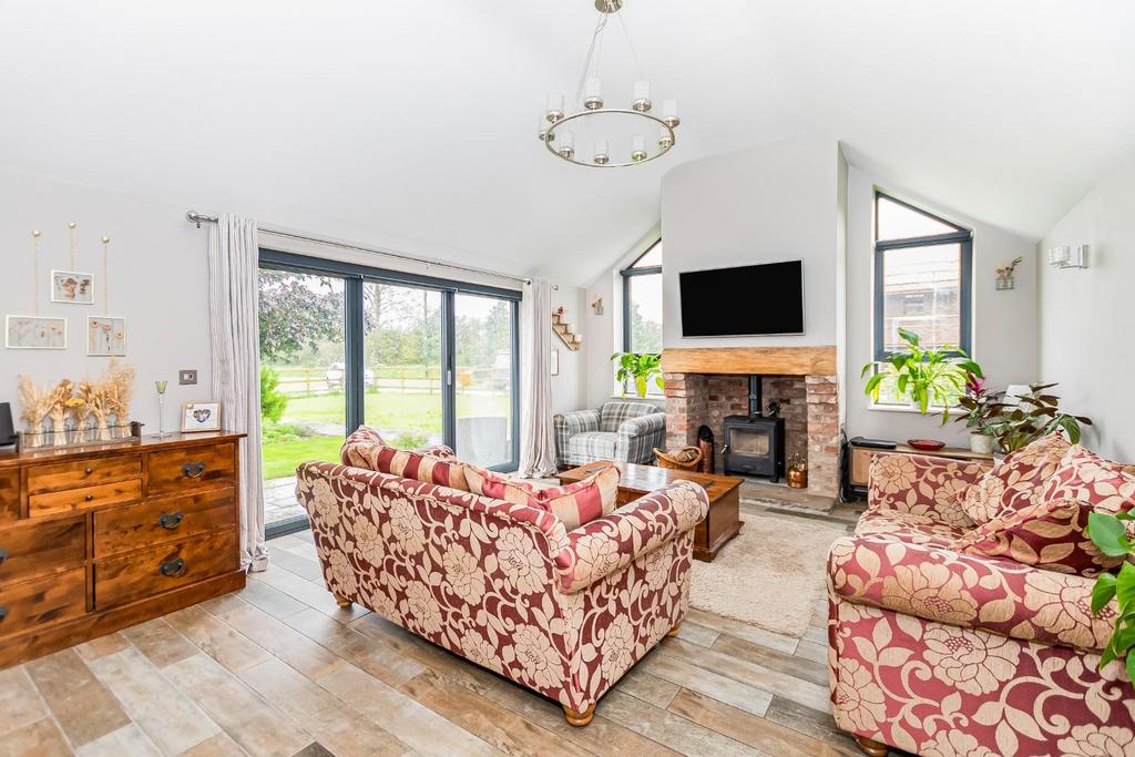 Field View, Long lane, Beverley, HU17 0RN 3 bed detached bungalow for ...