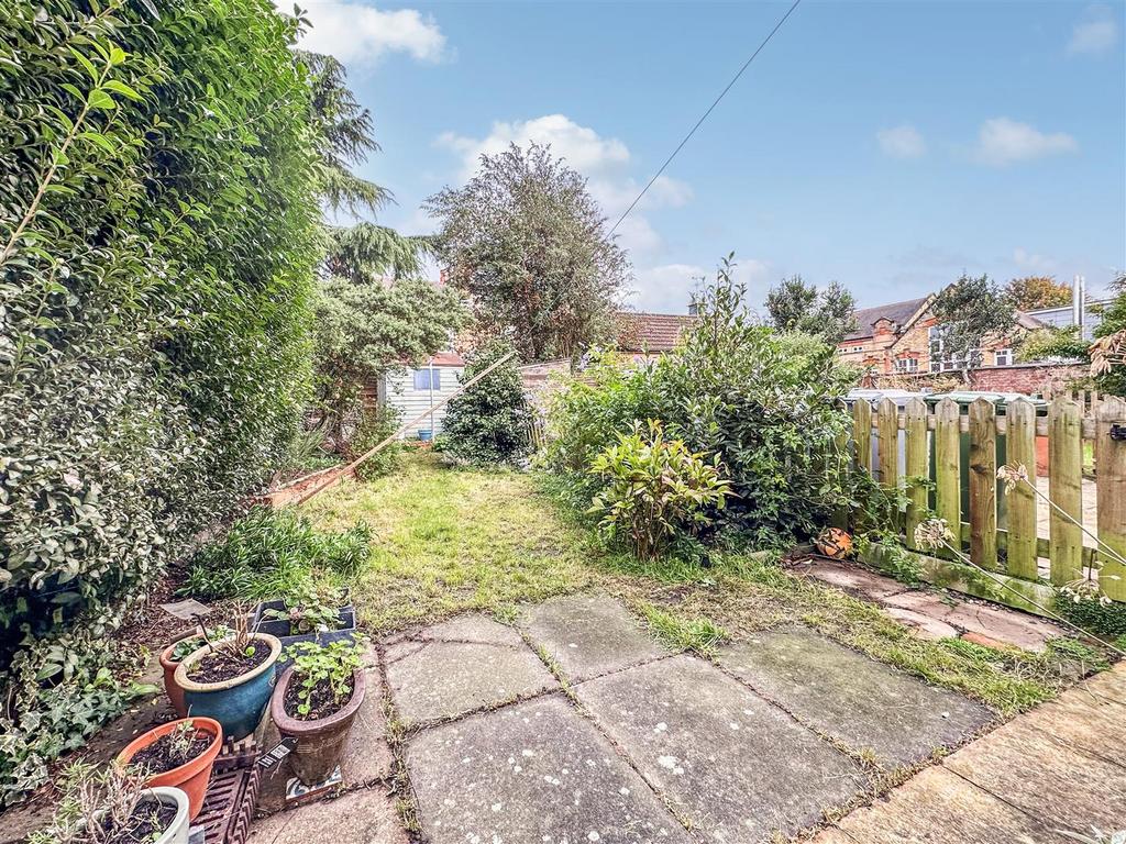 Hatton Gardens, Newark 3 bed terraced house for sale - £140,000