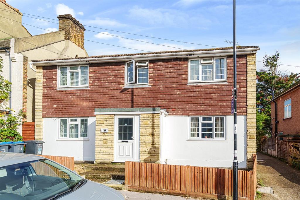 181 Albert Road, London 1 bed flat - £230,000