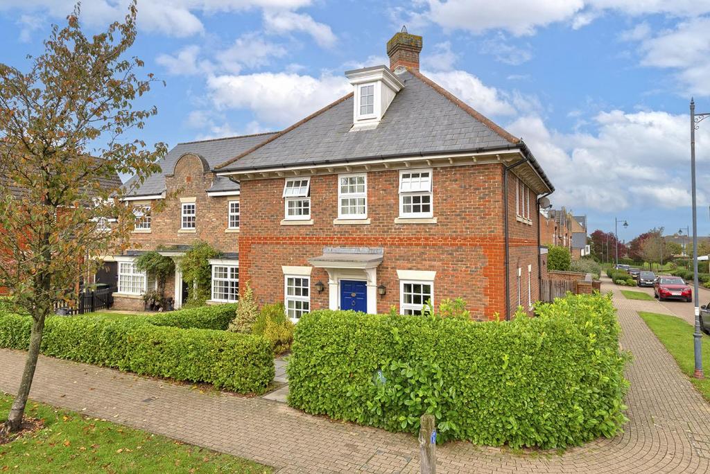 Braeburn Way, Kings Hill, ME19 4BY 3 bed detached house - £595,000