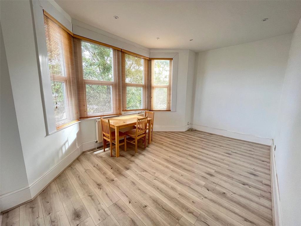 Bromley Road, London, SE6 2 bed apartment - £1,500 pcm (£346 pw)