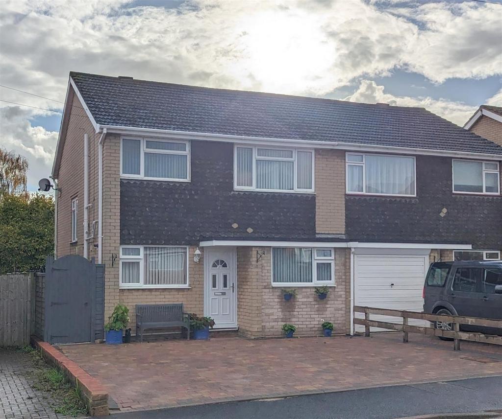 Arosa Drive, Malvern 3 bed semi-detached house - £308,500