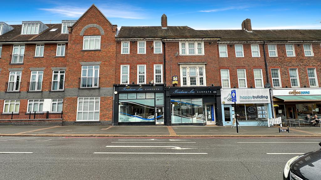 Station Way, Cheam SM3 Shop - £1,667 pcm (£385 pw)