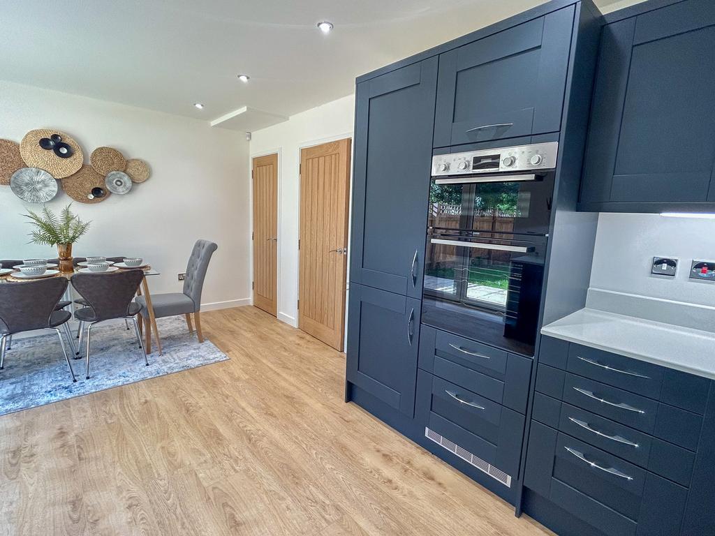 Broadmere Rise, Coventry, CV5 5 bed detached house - £395,000