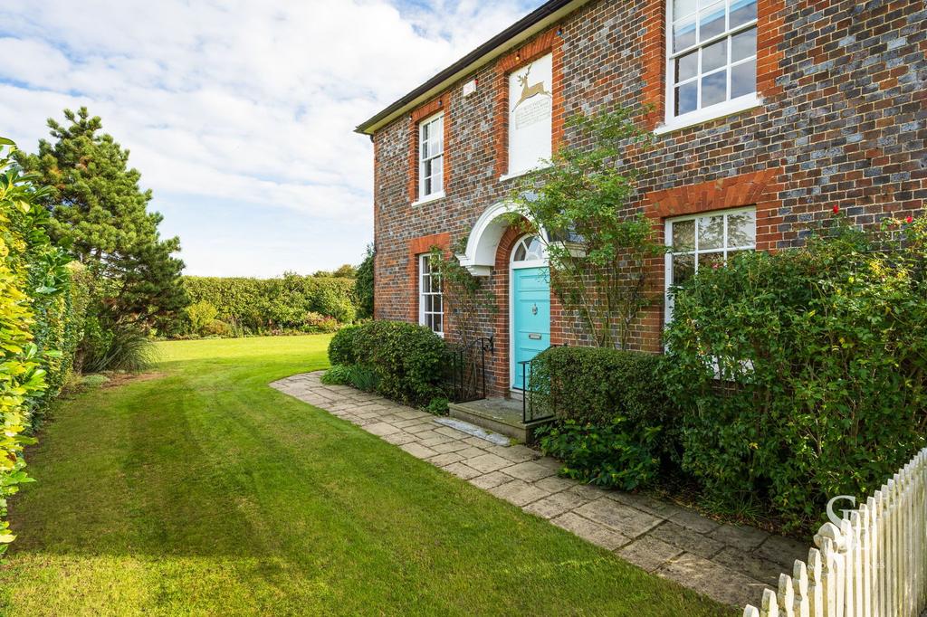 Binfield, Bracknell RG42 5 bed detached house for sale - £2,300,000