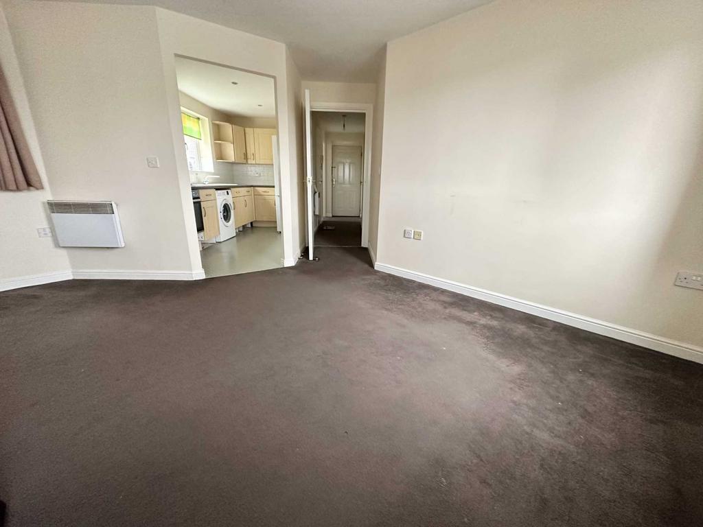 Linden Road, Luton LU4 2 bed flat - £170,000
