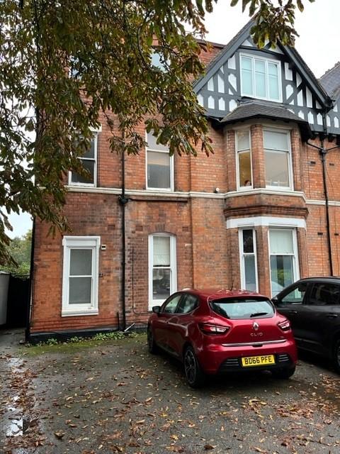 St. Bernards Road, Solihull B92 1 bed flat - £850 pcm (£196 pw)