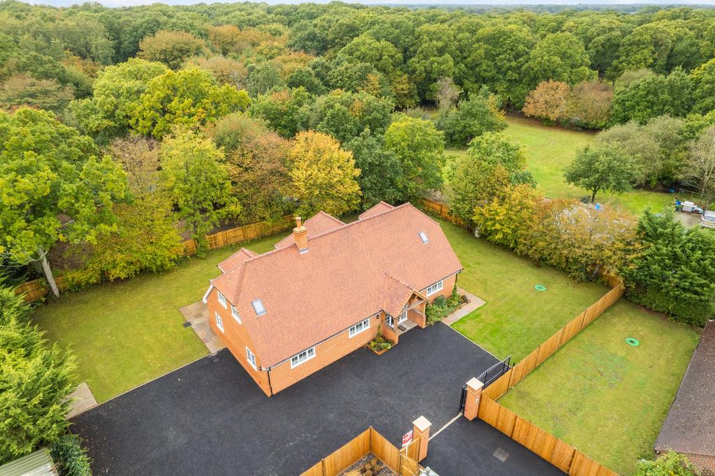 Hornash Lane, Shadoxhurst, TN26 5 bed detached house - £800,000