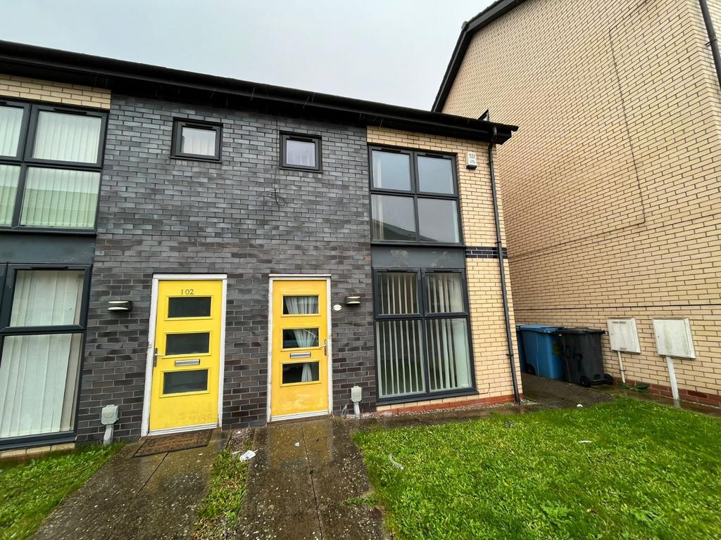 Needlers Way, Hull, East Riding of... 2 bed semi-detached house - £625 ...