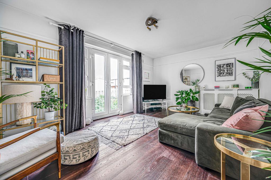 Granfield Street, London, SW11 3 bed flat - £500,000