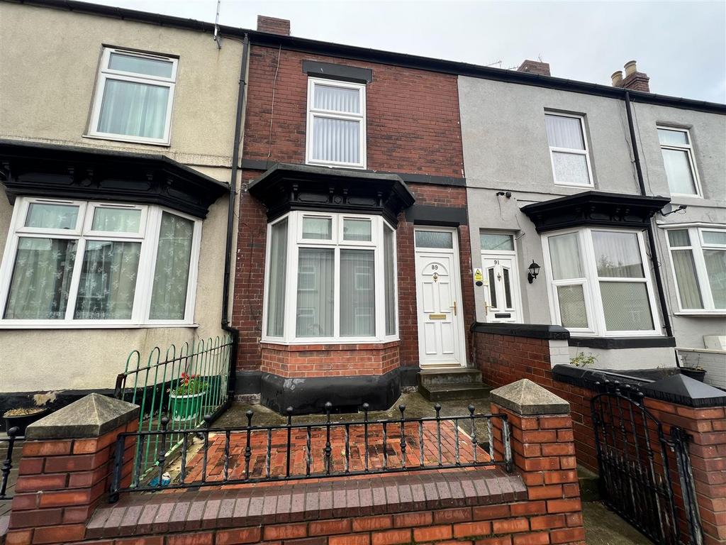 Midland Road, Royston, Barnsley 2 bed terraced house - £650 pcm (£150 pw)