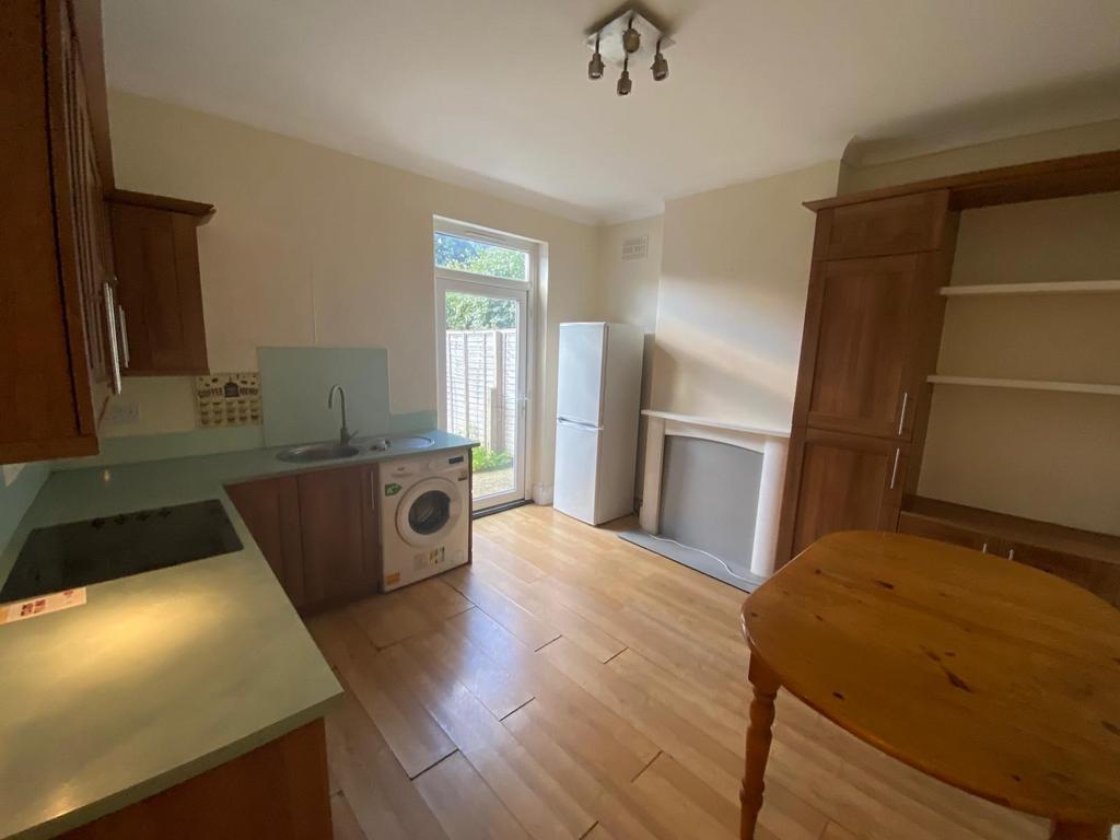 Cauldwell Hall Road, Ipswich IP4 1 bed flat to rent - £700 pcm (£162 pw)