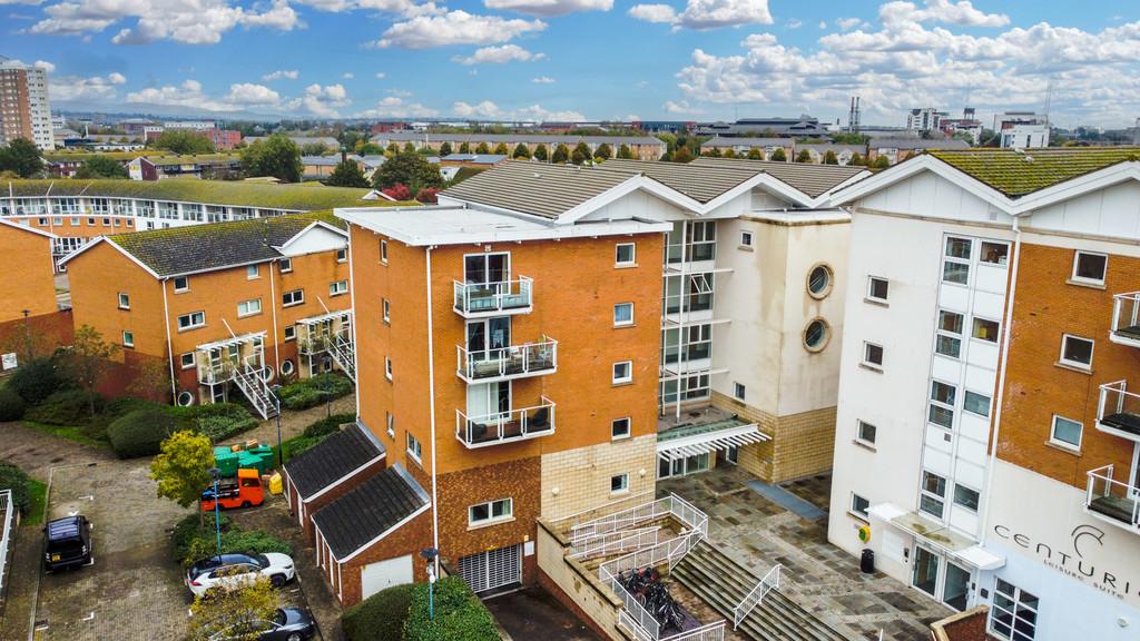 Monaco House, Century Wharf, Cardiff Bay 2 bed apartment - £240,000