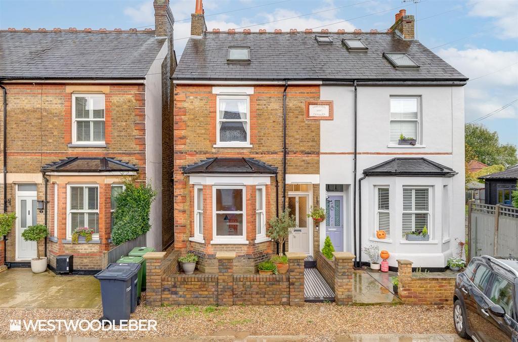 Century Road, Hoddesdon EN11 3 bed semi-detached house - £499,750