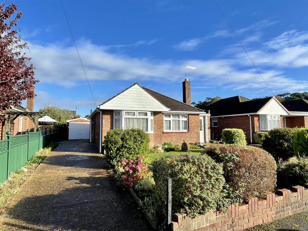Birchwood Road, Poole BH16 3 bed detached bungalow - £349,950