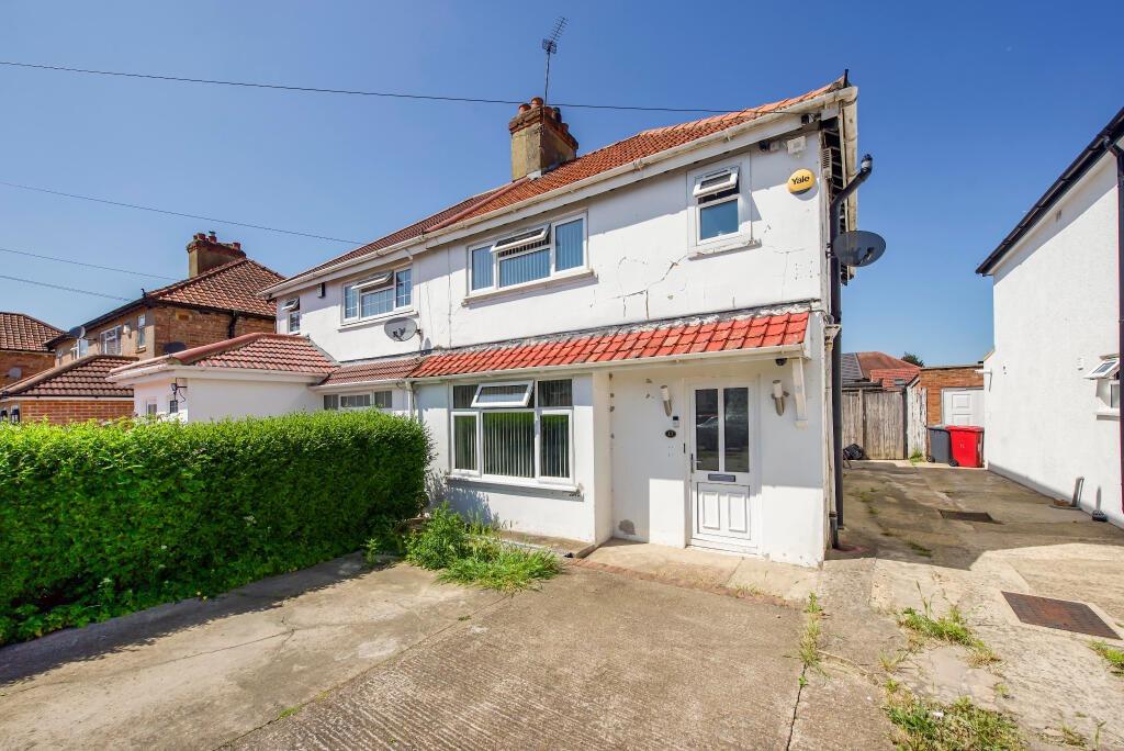 Hampshire Avenue, Slough, SL1 3 bed semi-detached house - £469,950
