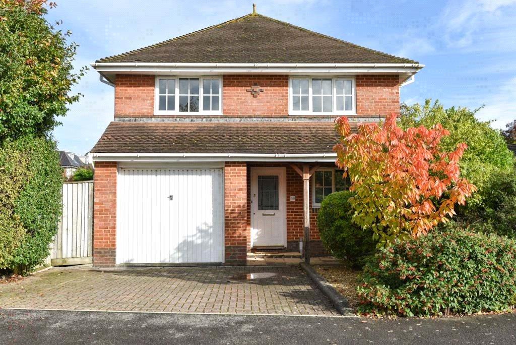Henbest Close, Wimborne, Dorset, BH21 4 bed detached house - £475,000