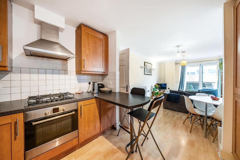 Evan Cook Close, Peckham 2 bed flat - £425,000