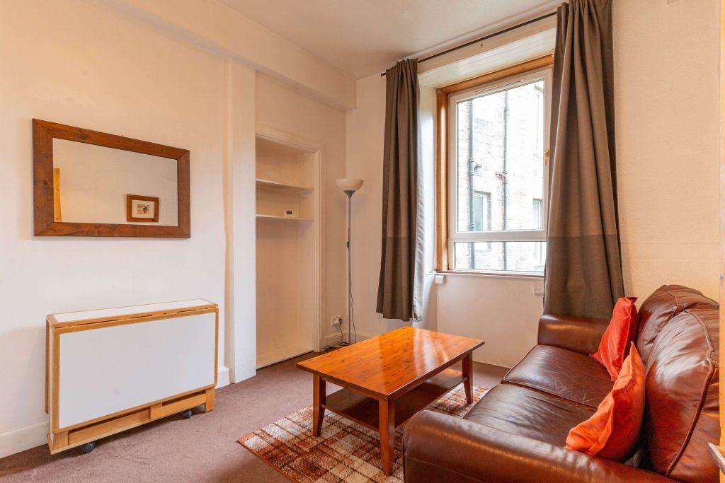 0696L – Wardlaw Street, Edinburgh... 1 bed flat - £850 pcm (£196 pw)