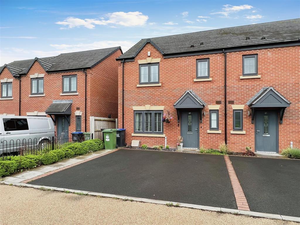 Jubilee Way Bishops Tachbrook Leamington Spa 3 Bed Semi Detached