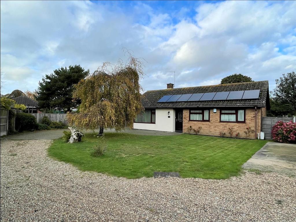 The Street, Carlton Colville, Lowestoft 3 bed detached bungalow - £300,000