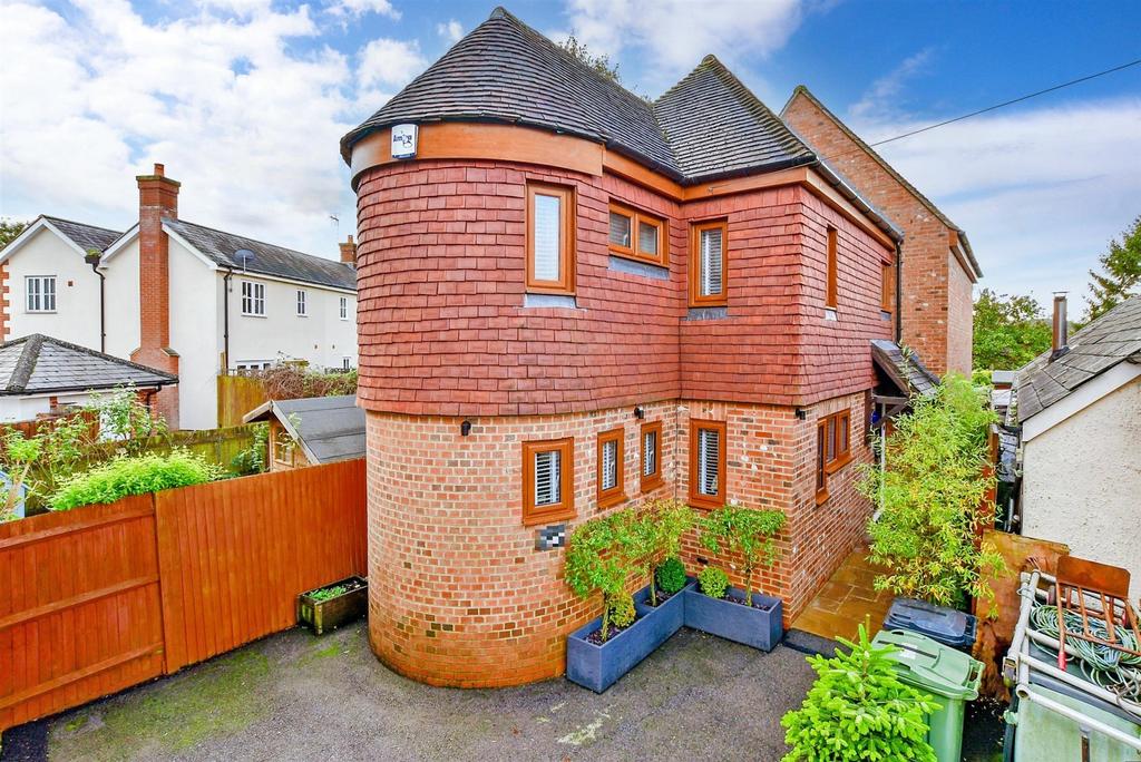 Old Loose Hill, Loose, Maidstone, Kent 4 bed detached house - £450,000