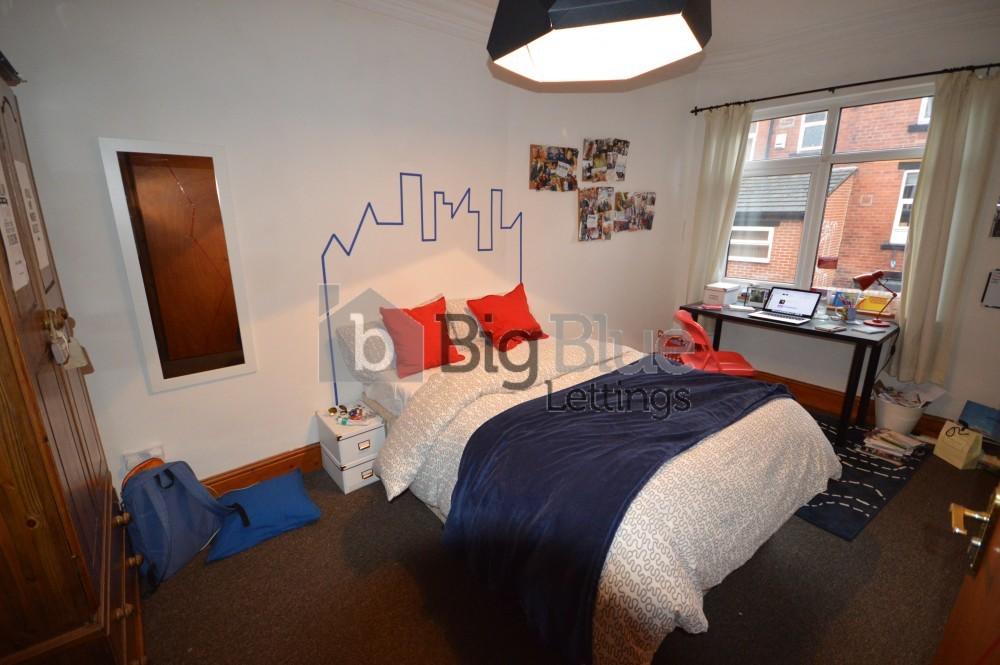 34A Manor Drive, Hyde Park, Leeds LS6 5 bed terraced house to rent - £ ...