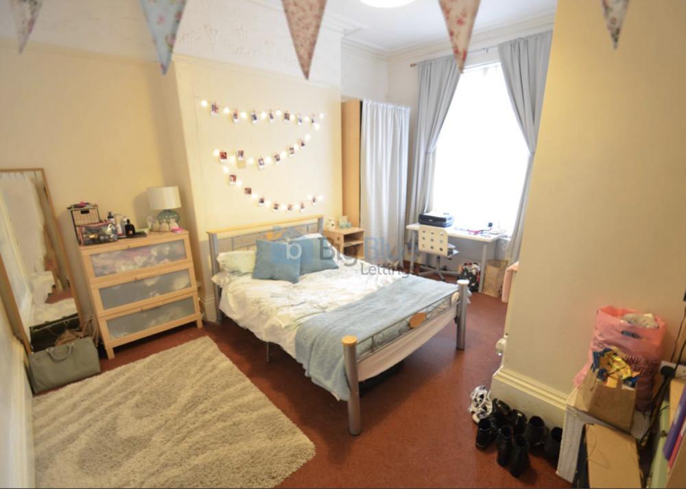 42 Hanover Square, Hyde Park, Leeds LS3 9 bed property to rent - £4,485 ...