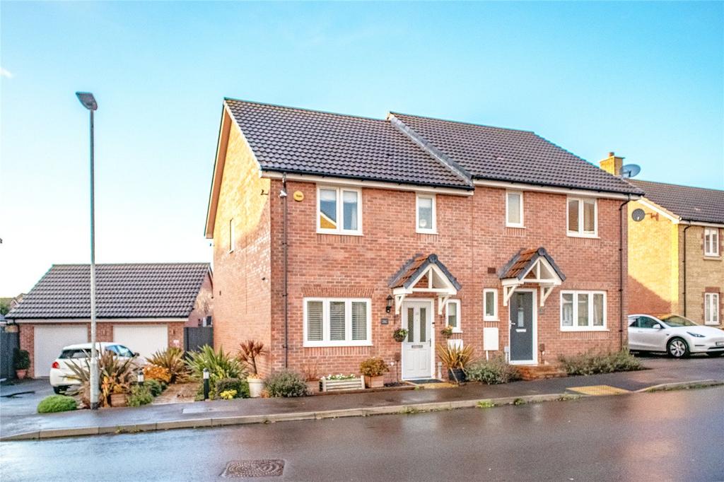 St Andrews Ridge, Swindon SN25 3 bed semi-detached house for sale - £ ...