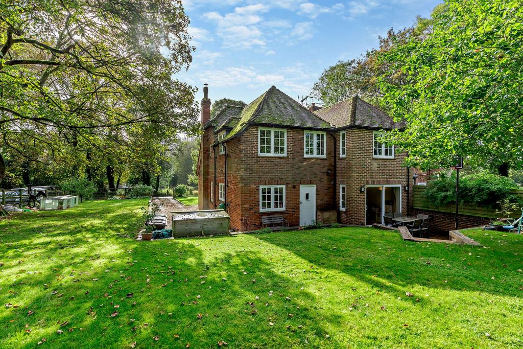 Hunton, Winchester, Hampshire 4 bed semi-detached house - £850,000