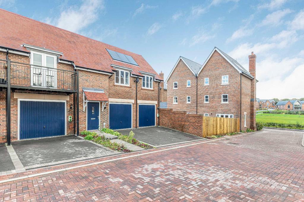 Fishtail Road, Burgess Hill, West... 2 bed semi-detached house - £350,000